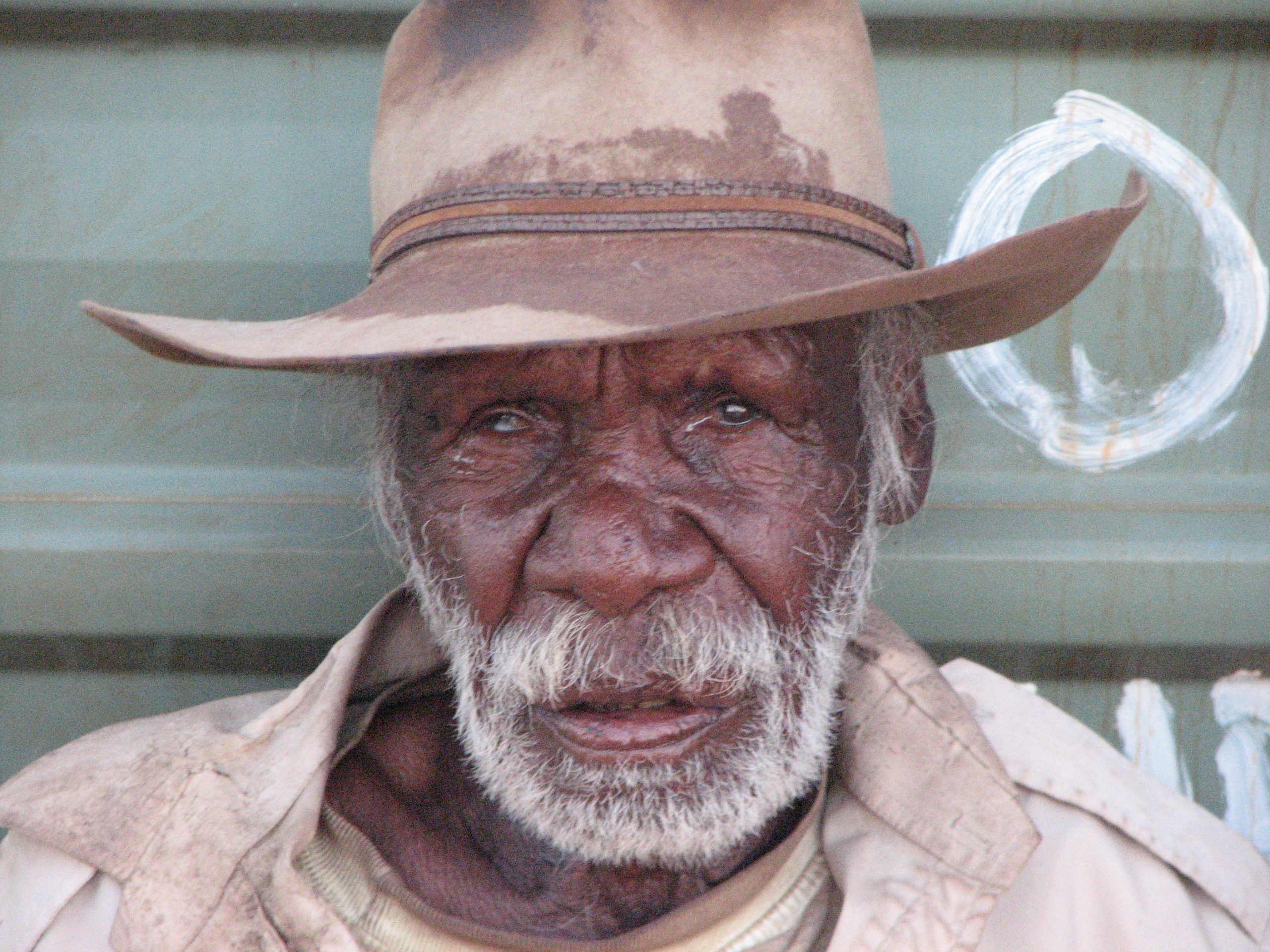 Listening to Australia (radio) - Robin Minard